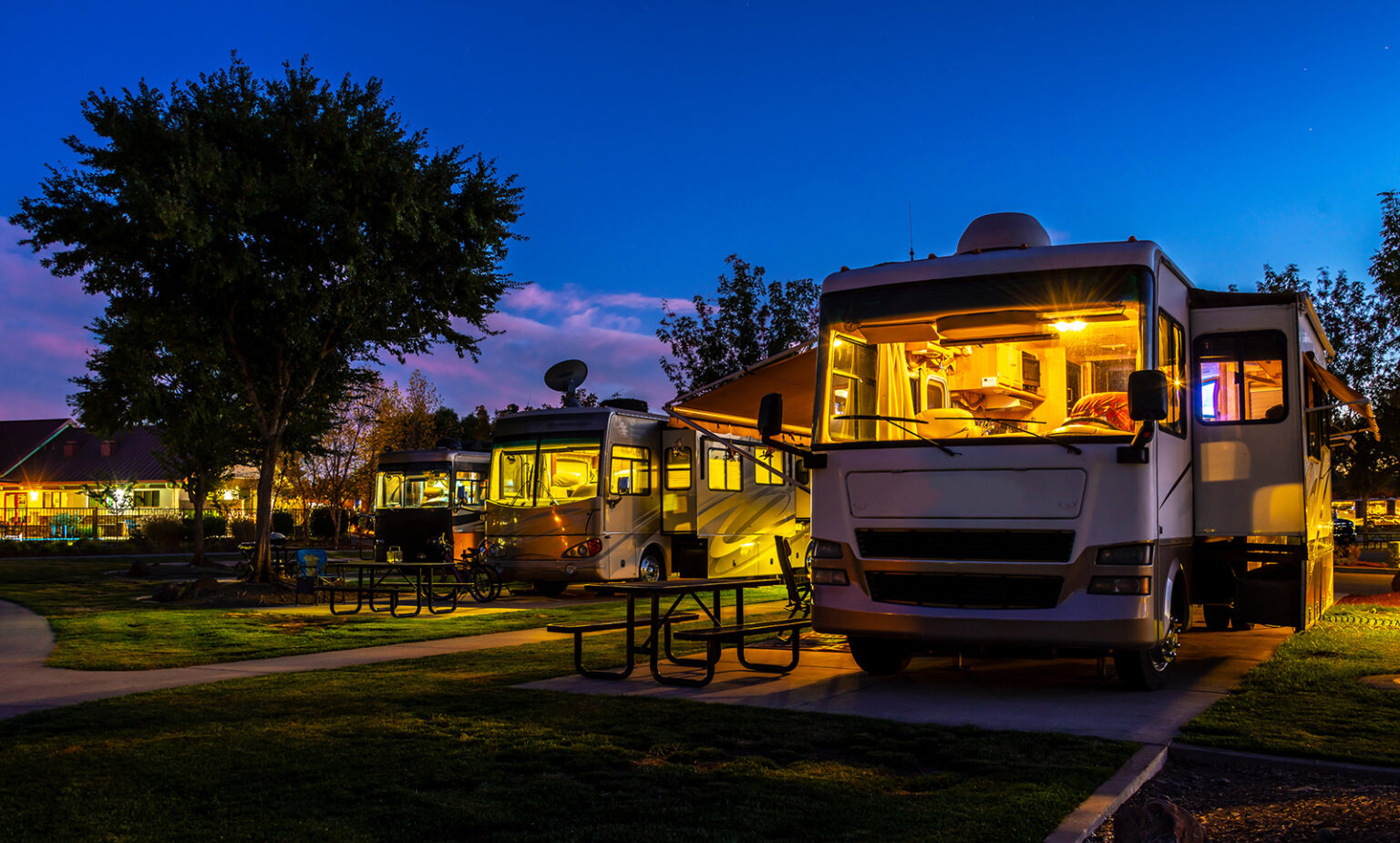🌐 Wi-Fi is the New Campfire: Trends Shaping RV Hospitality - AccessParks